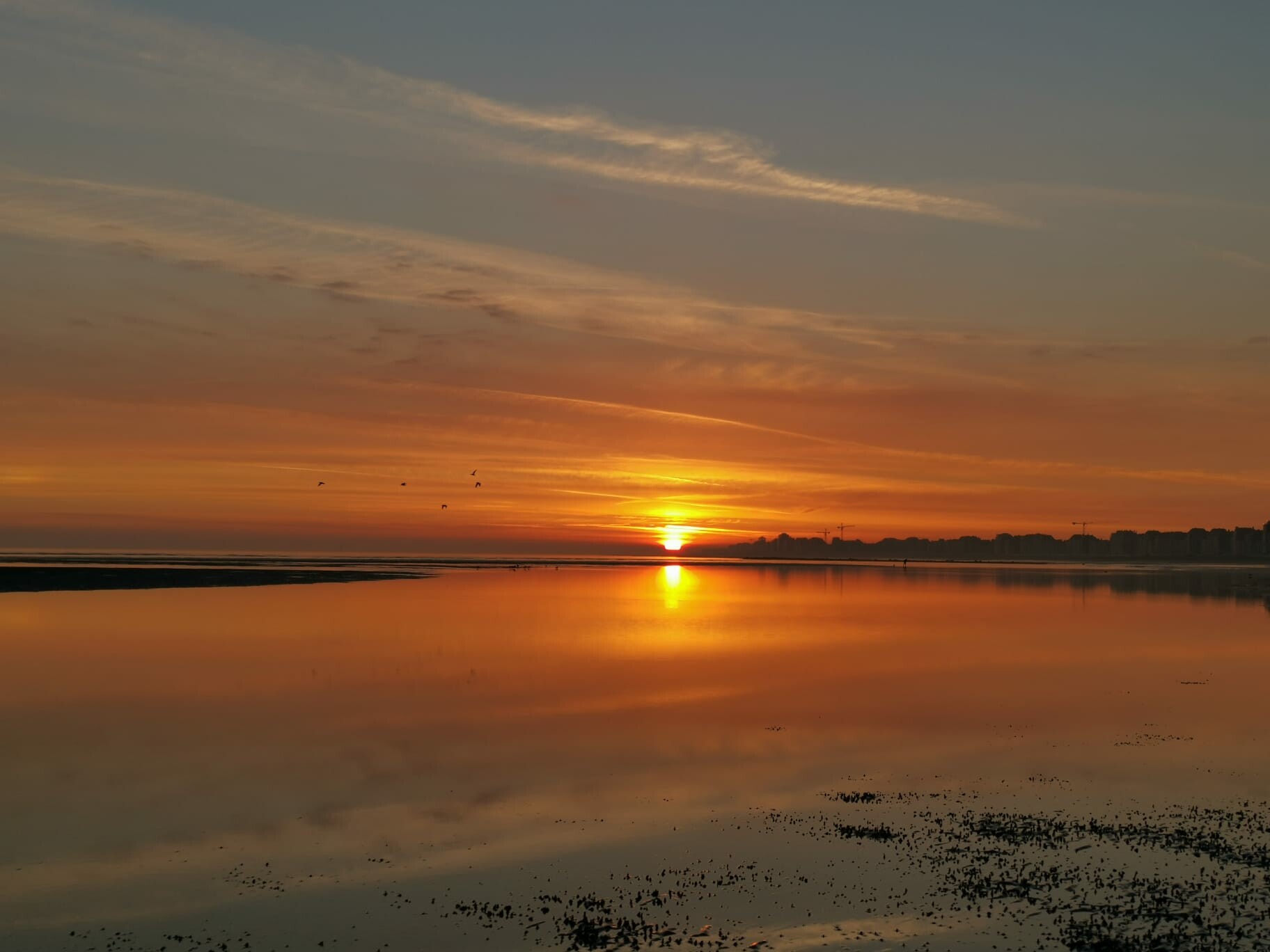 Weerwoord | Goeiemorgen Tact 8.9, licht bewolkt, zwakke O, mooie ...